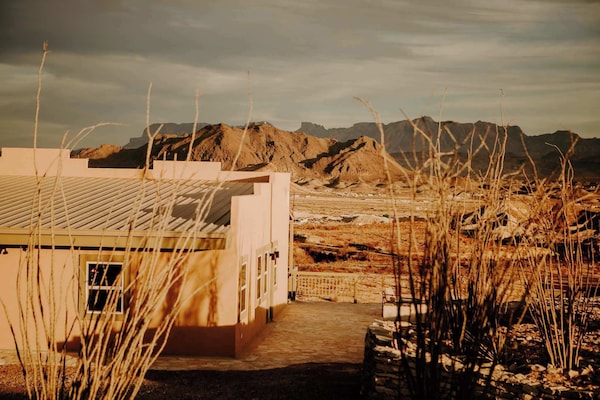 Casa Abuelo Loco, Terlingua's Premier Vacation Rental - Terlingua, TX