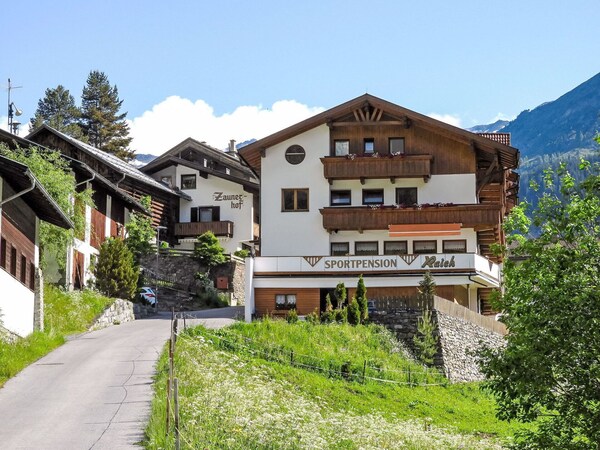 Cosy Apartment For 5 Guests With Wifi, Tv, Terrace And Parking - Kaunertal
