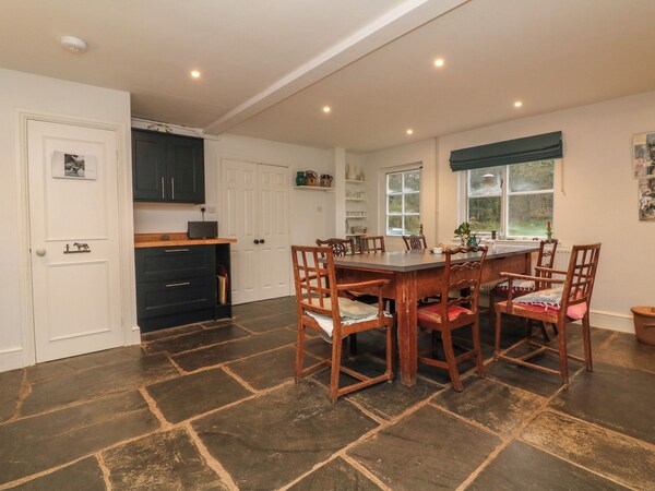 Laundry Cottage, Pet Friendly, Character Holiday Cottage In Clovelly - Clovelly