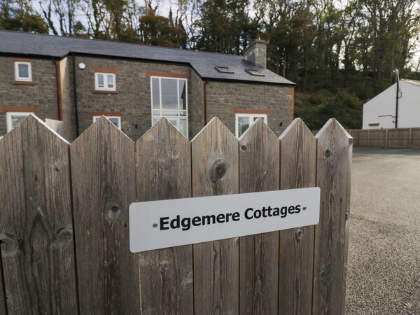 Edgemere Cottage, Pet Friendly, Luxury Holiday Cottage In Cartmel - Grange-over-Sands