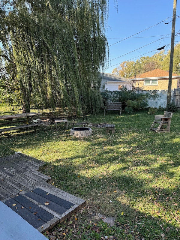 Cozy 3-bedroom House In Family-oriented Melrose Park. - Chicago O'Hare Airport (ORD)