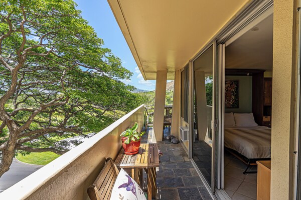 Charming Studio Apartment With Wifi, Ac In Beautiful Diamond Head Beach Park! - Kuilei Cliffs Beach Park