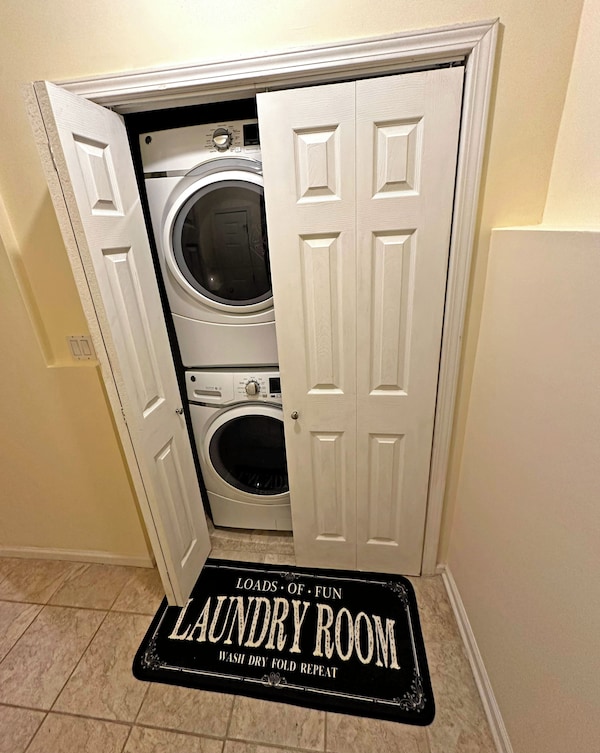 Spacious & Modern 3bd/2ba Home- Garage Parking! - Chicago Union Station