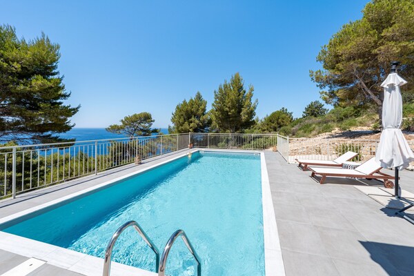 Villa 'Amfitriti' Mit Meerblick, Wi-fi Und Klimaanlage - Paxos