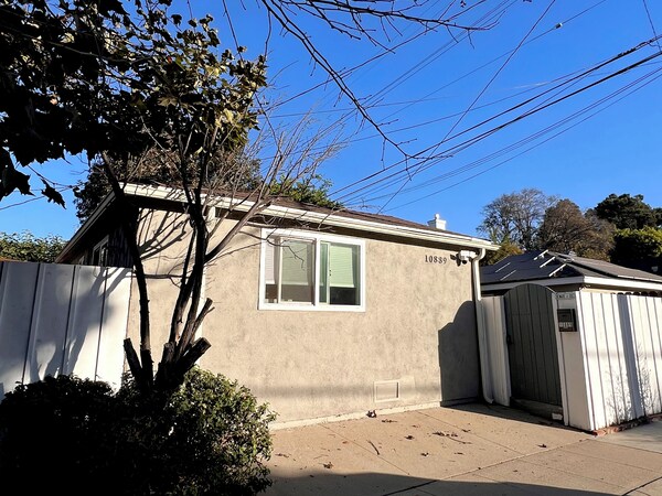 Brand New Modern Guesthouse W/ Patio. A Minimum Stay Of 30 Nights - Santa Monica, CA