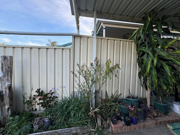 Beautiful And Colourful House With Parking - Saint Marys, Australia