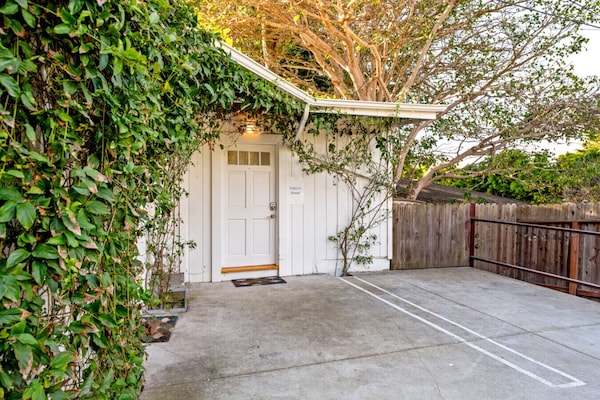 Danya's Room - A Cottage Dream (Dog Friendly) - サマーランド, CA