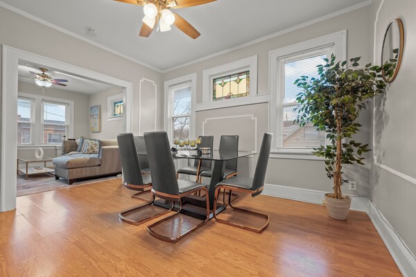 Vacation Home Sleeps 10 W\/ Game Lounge · 5 Mins Walk To Nyc\/ewr Train - Nueva York