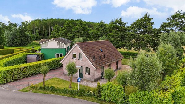 Comfortable Holiday Home With Garden, Panoramic View And Jacuzzi - Friesland