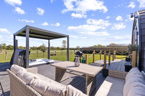 Choller Lodges - The Barn House With Hot Tub - South Downs