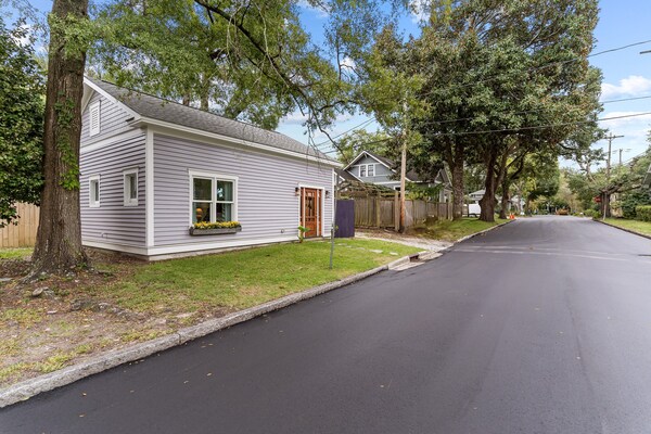 Golden Girls Cottage In Historic Mansion District - Wilmington, NC