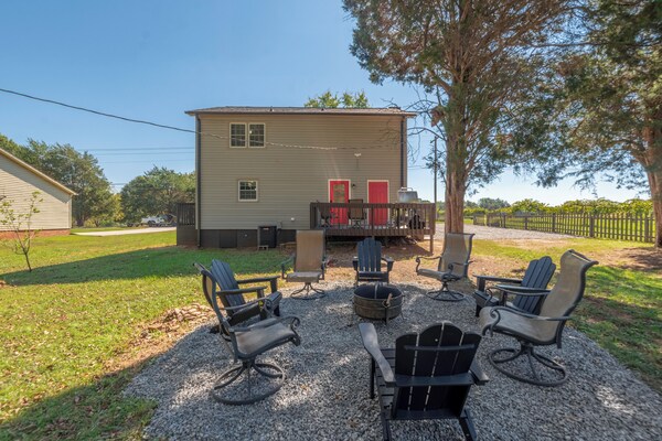 "Vineyard Villa" - Incredible Location & Amenities, Spiderman Themed Kids Room - Statesville, NC