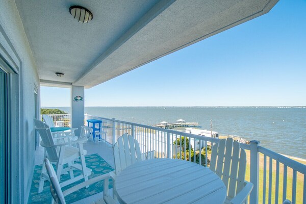 Sound Front Condo With Beach A Walk Away - Emerald Isle, NC