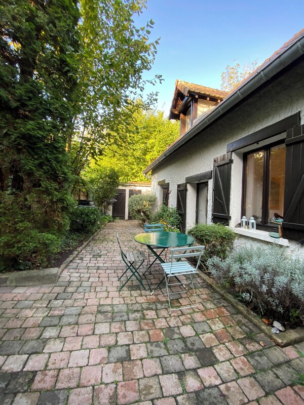 Maison Cosy De 80 M2 Avec Cour Entièrement Indépendante - Montfort-l'Amaury