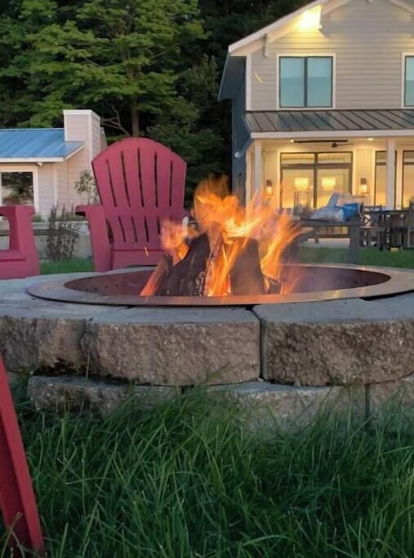 Brand New- Juniper Cottage Onlake Michigan! Low Bluff, New Stairs And Beach! - Pentwater, MI