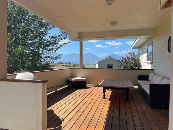The Guesthouse - On 3.5 Acres In Corvallis, Mt - Montana