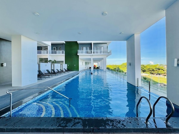 Charming Studio With Private Balcony - Iloilo City