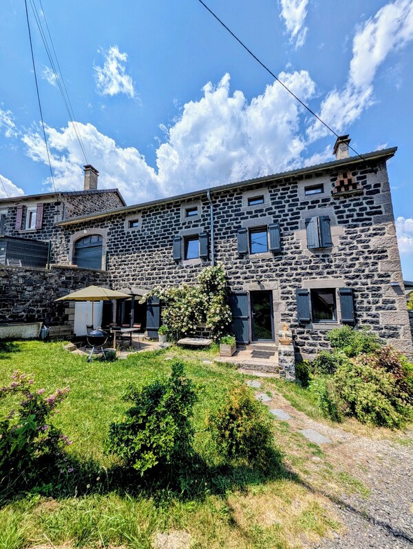 A Large 250m2 Farmhouse With Authentic, Rustic Charm, Le Repaire - Auvergne