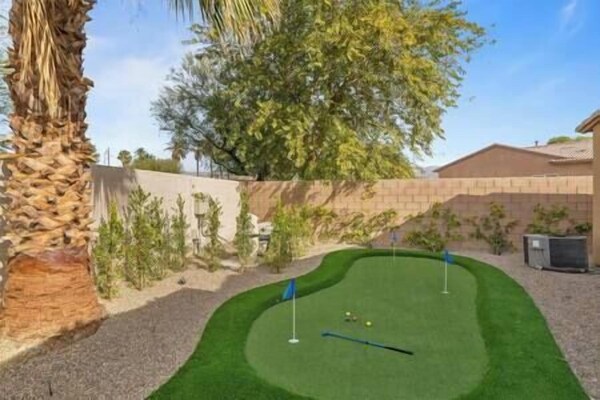 Leisure & Laughter: Pool, Game Room & Golf Getaway Colibri - Indio, CA
