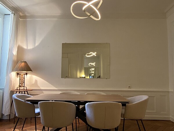 Le Roosevelt, Renovated 100m2 Apartment In The 6th Arrondissement - Lyon