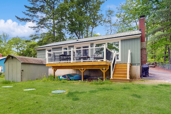 Lakeside Cottage With Beautiful Water-views And Outdoor Fire Pit - Wolfeboro, NH