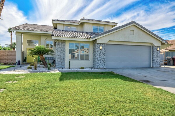Palm Springs, Ca Golf, Hockey, Festivals - 5br {Spacious,pool,jacuzzi} Retreat - Indio, CA