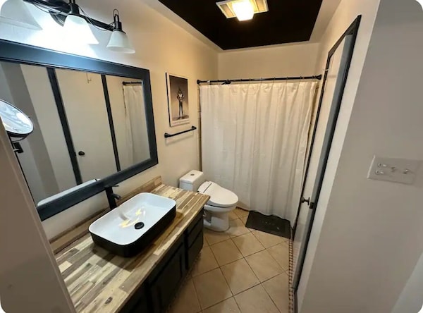 Cozy Private Suit Inside A Home In Awesome Kenner With Ac, Wifi - Kenner, LA