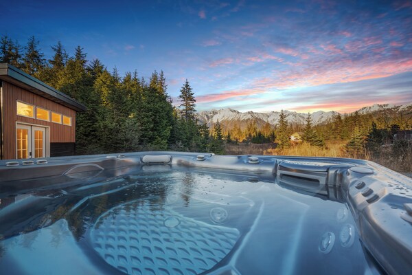 Modern Girdwood House W/ Hot Tub, Sauna, And Fire Place - 앵커리지