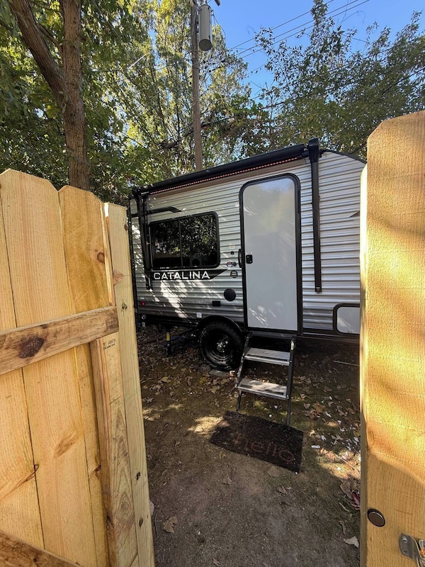 Cozy Cottage Airbnb Superhost Long Term - Royal Oak, MI