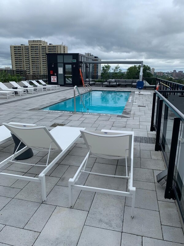 Modern New Condo In The Heart Of Downtown - Full Furnished - Ottawa