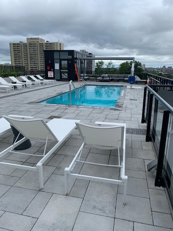 Modern New Condo In The Heart Of Downtown - Full Furnished - Ottawa