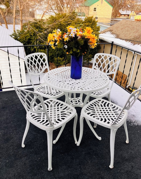 Lake Breeze On 11th - Sheboygan, WI