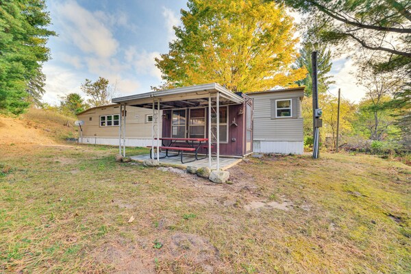 3 Mi To Lake Michigan: Pet-friendly Home! - Petoskey, MI