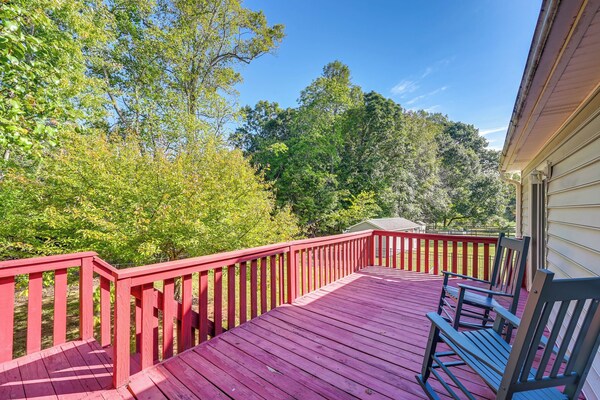 Home W/ Large Yard: 6 Mi To Dtwn Winston-salem! - Winston-Salem, NC