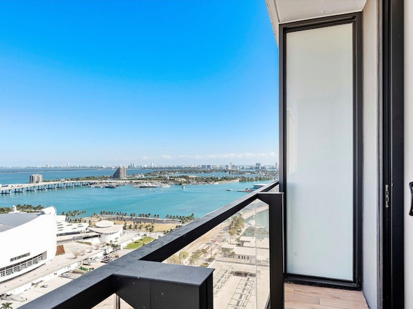 Miami Vacation Rentals Brickell/coconut Grove Has A Wide Array Of Award Winning Apartments & Suites - Miami