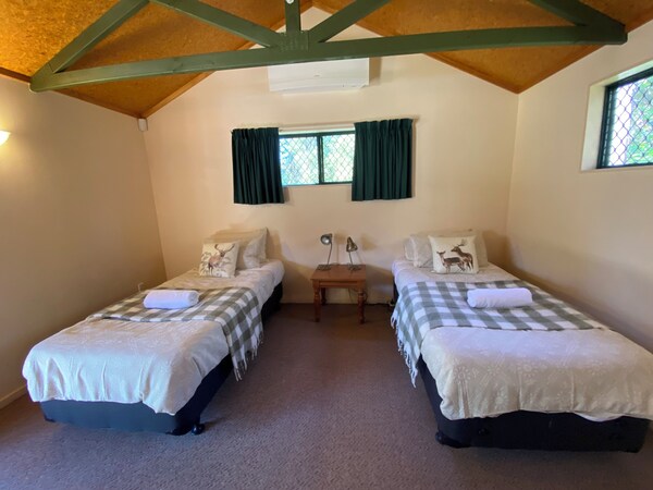 Close To The River, 11 Teaho  Is \Na Family Lodge With Plenty Of Character - Nouvelle-Zélande