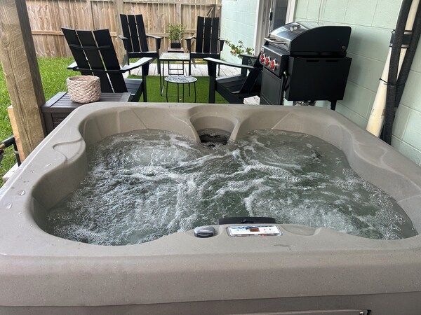 Hot Tub! 10-minute Drive To The Beach And A Short Walk To The Waters Edge! - Rockport, TX