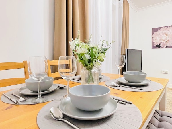 Lovely 1-bedroom Apt In Glasgow City Near Subway - Glasgow
