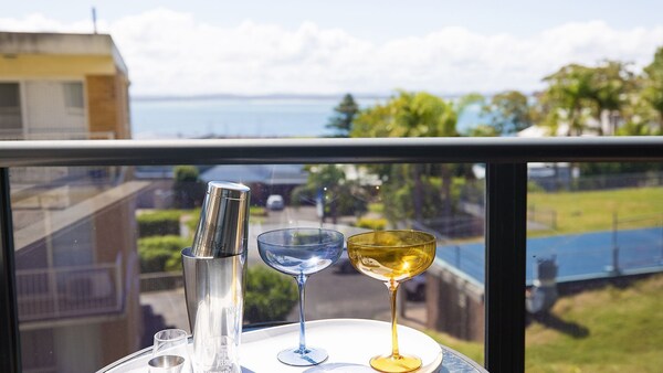 Wake Up To Breathtaking Water Views That Make Every Morning Special. - Nelson Bay