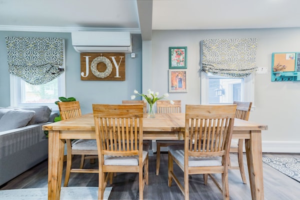 Welcoming Cozy Retreat For Friends And Family! - Rochester, NH