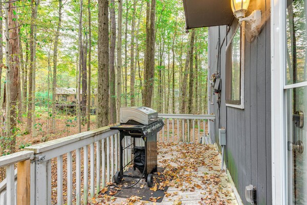 Home W/ Hot Tub & Arrowhead Lake Community Perks! - Arrowhead Lake, PA