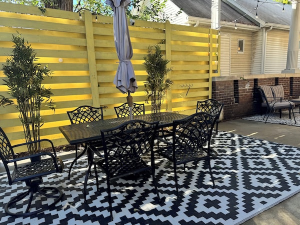 Modern Meets Vintage! Sleeps 12-14! Game Room, Patio, Fun! - Bloomington, IL
