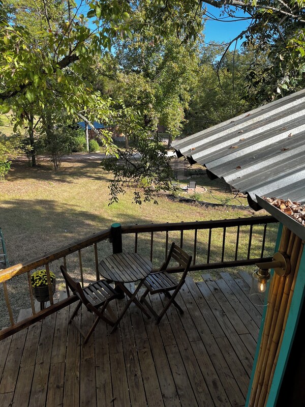 Cozy Treehouse On Lake Conroe W/firepit/kayaks - Willis, TX