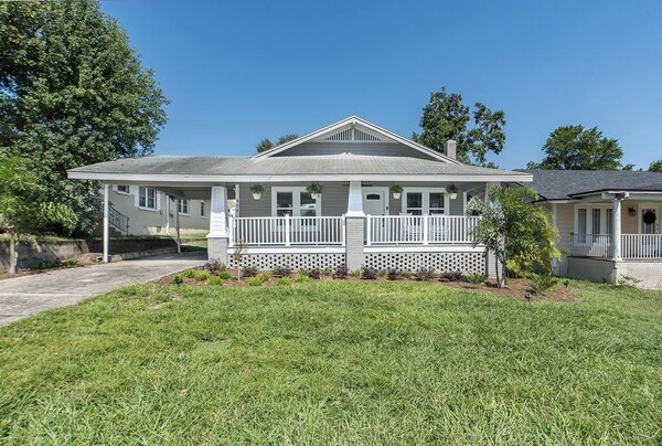 Family & Pet Friendly Home Near Tigertown & Downtown Lakeland - Lakeland, FL
