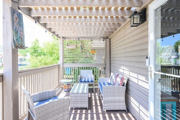 Pet-friendly, Stylish 3-bedroom Home With Outdoor Oasis - Daufuskie Island, SC