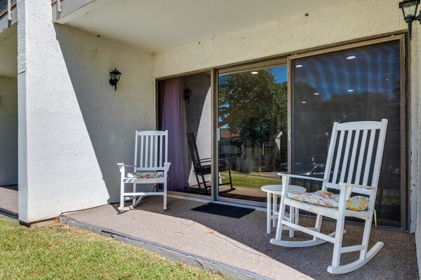 1st-floor Condo In Walden: Walk To Pool & Lake! - 컨로우