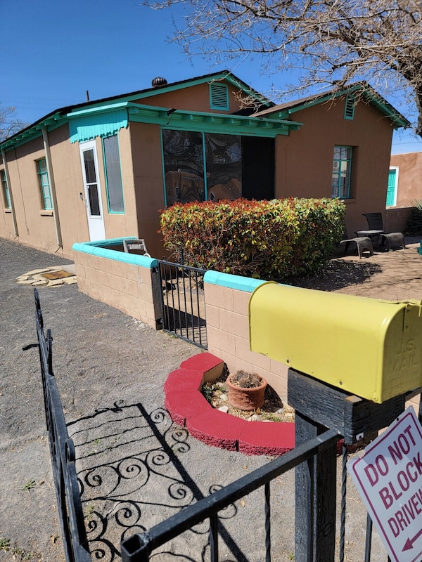 Casa Rio - Adorable Albuquerque Home In Old Town - Petroglyph National Monument