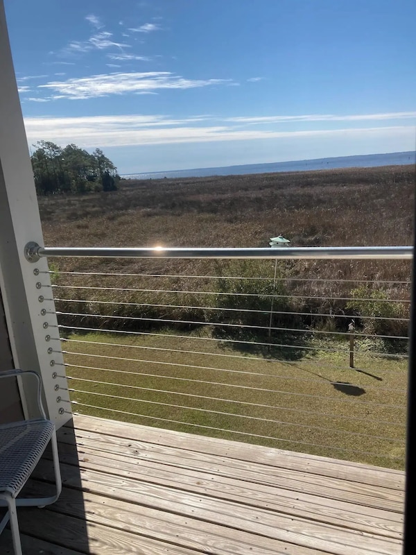Cozy 2-bedroom Condo With A View Of The Neuse River In Fantastic New Bern - New Bern, NC