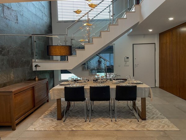 Valadares Villa Sun, Sand & Serenity: 17 Beaches + Private Pool! - Seixal