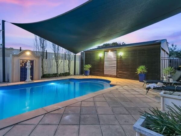 Lux Urban 4-bedroom, Sleeps 9, With Pool - Adelaide